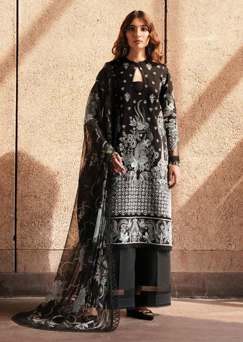 AL24V4-05 - CAVIAR - Readymade - Chickenkari Lawn Collection by Afroze ...